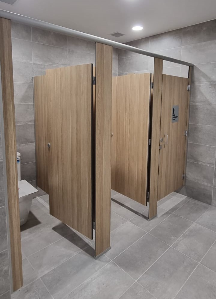 Merge Toilet Partitions - CUBISPEC